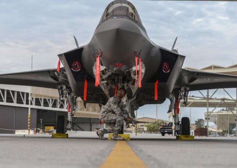 Lockheed Martin confident F-35 operating cost will be reduced to ...