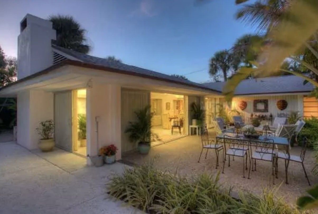 Tucker Carlson’s Houses Will Shock You - Real Estate Clearwater Beach ...